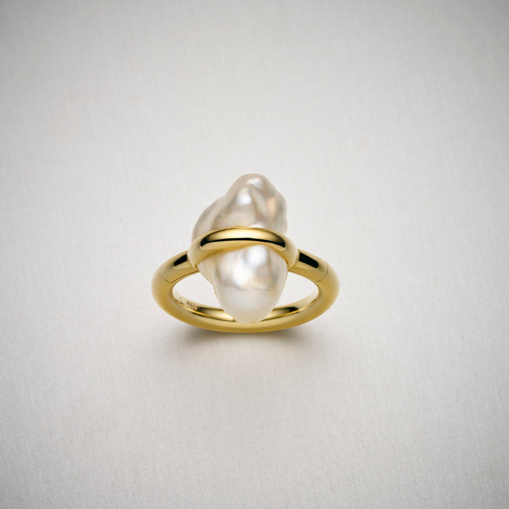 Pearl Trap Ring – courtesyoftheartist.com